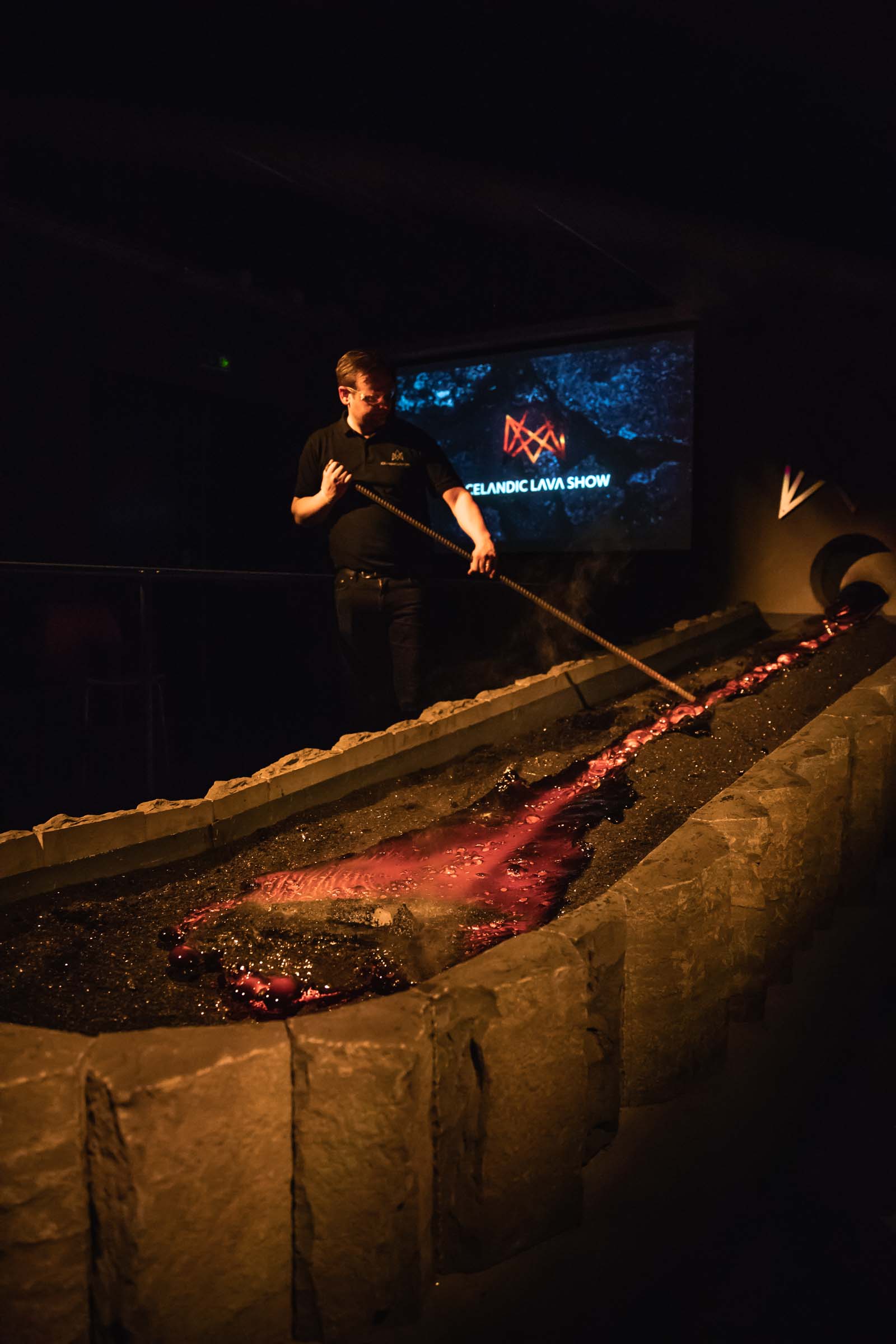 Icelandic Lava Show The first lava show in the world! - NOMADICT